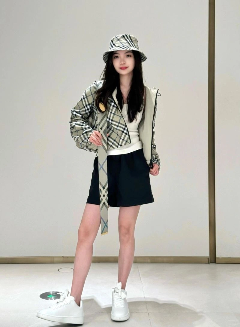 Inexpensive Burberry Outwear