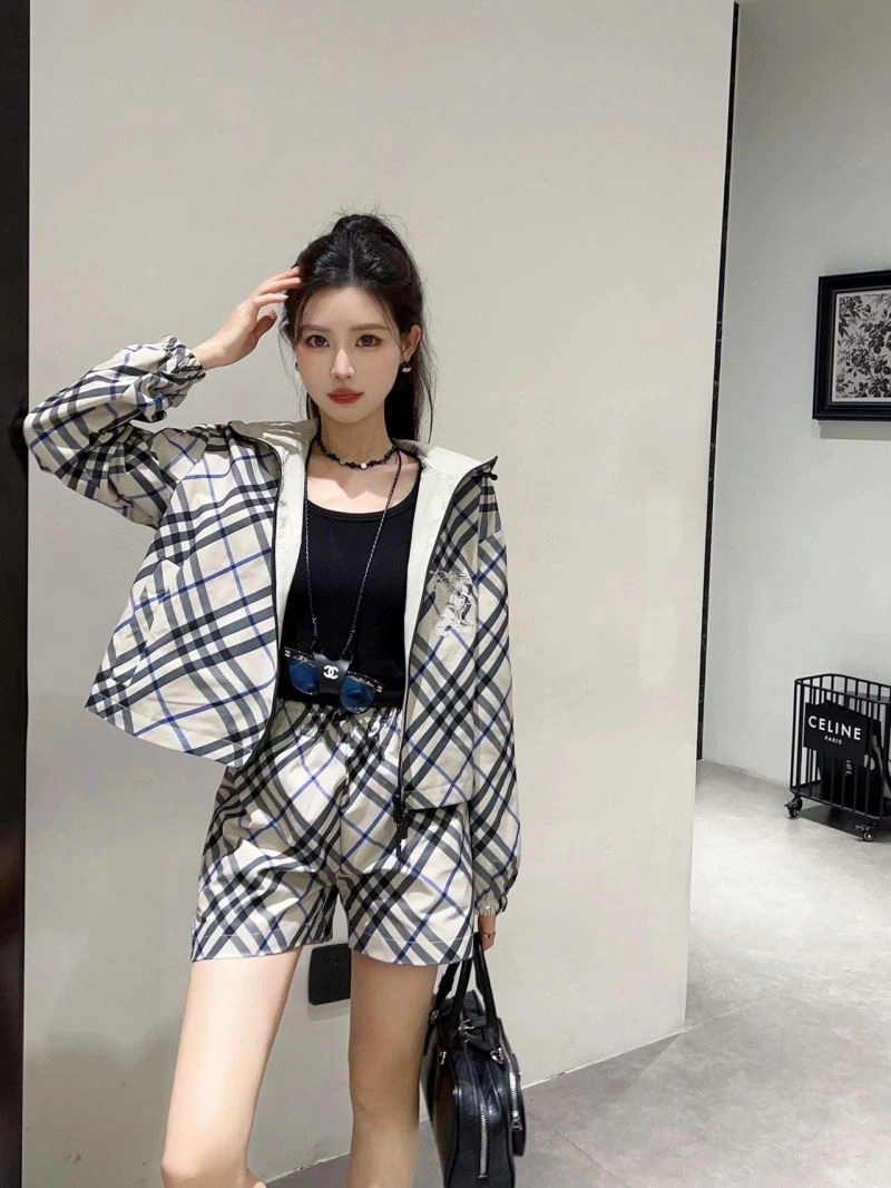 Inexpensive Burberry Outwear