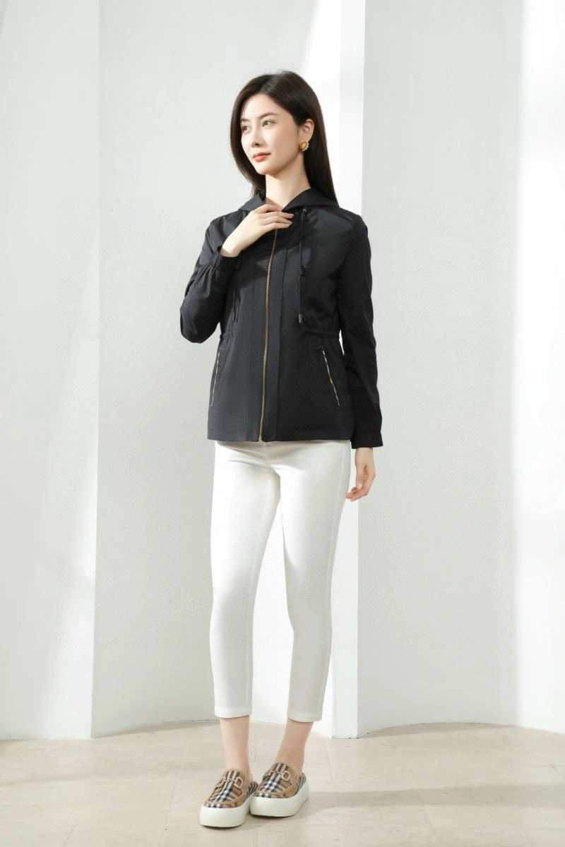 Low-cost Burberry Outwear