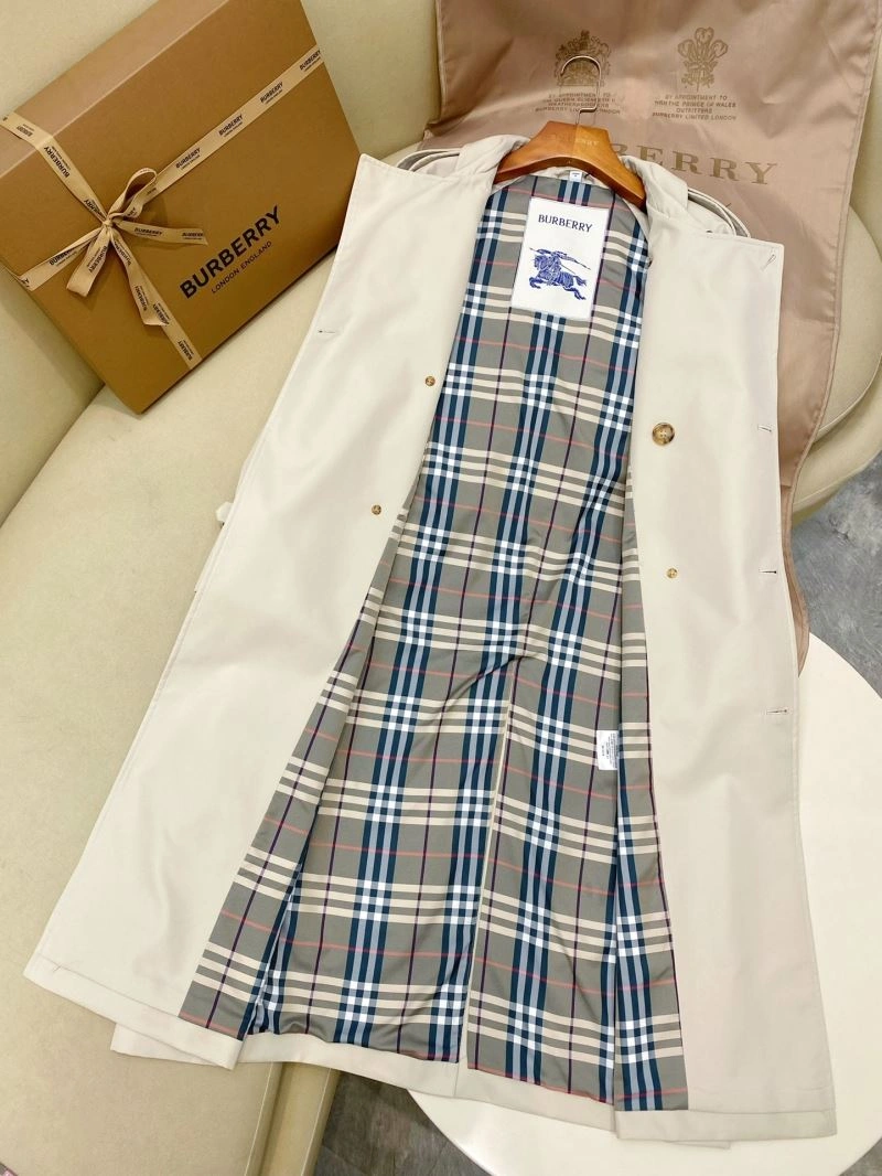 Legit Burberry Outwear