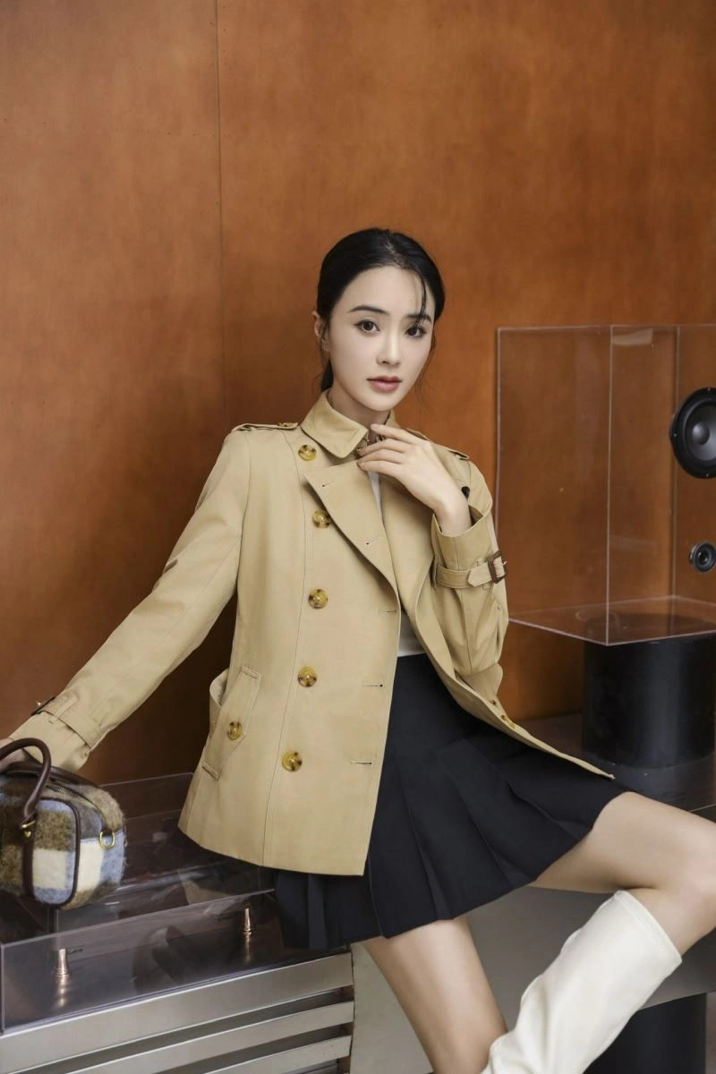Low-cost Burberry Outwear