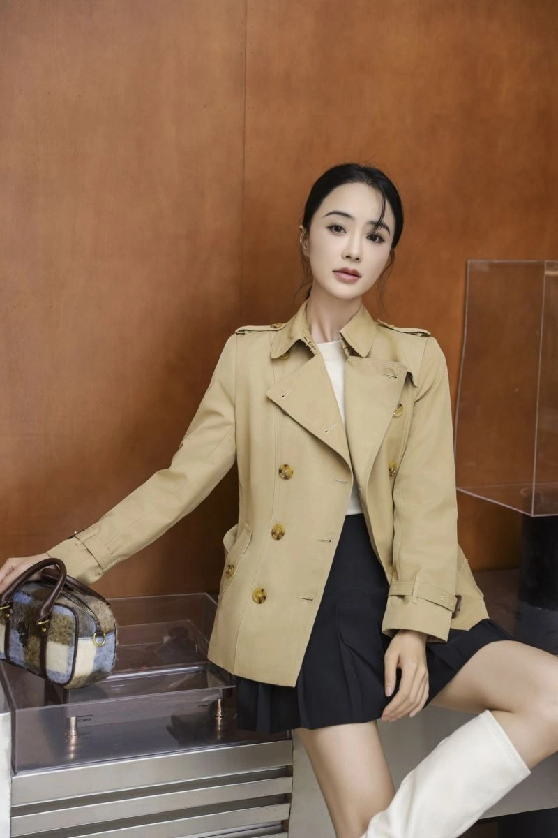 Low-cost Burberry Outwear