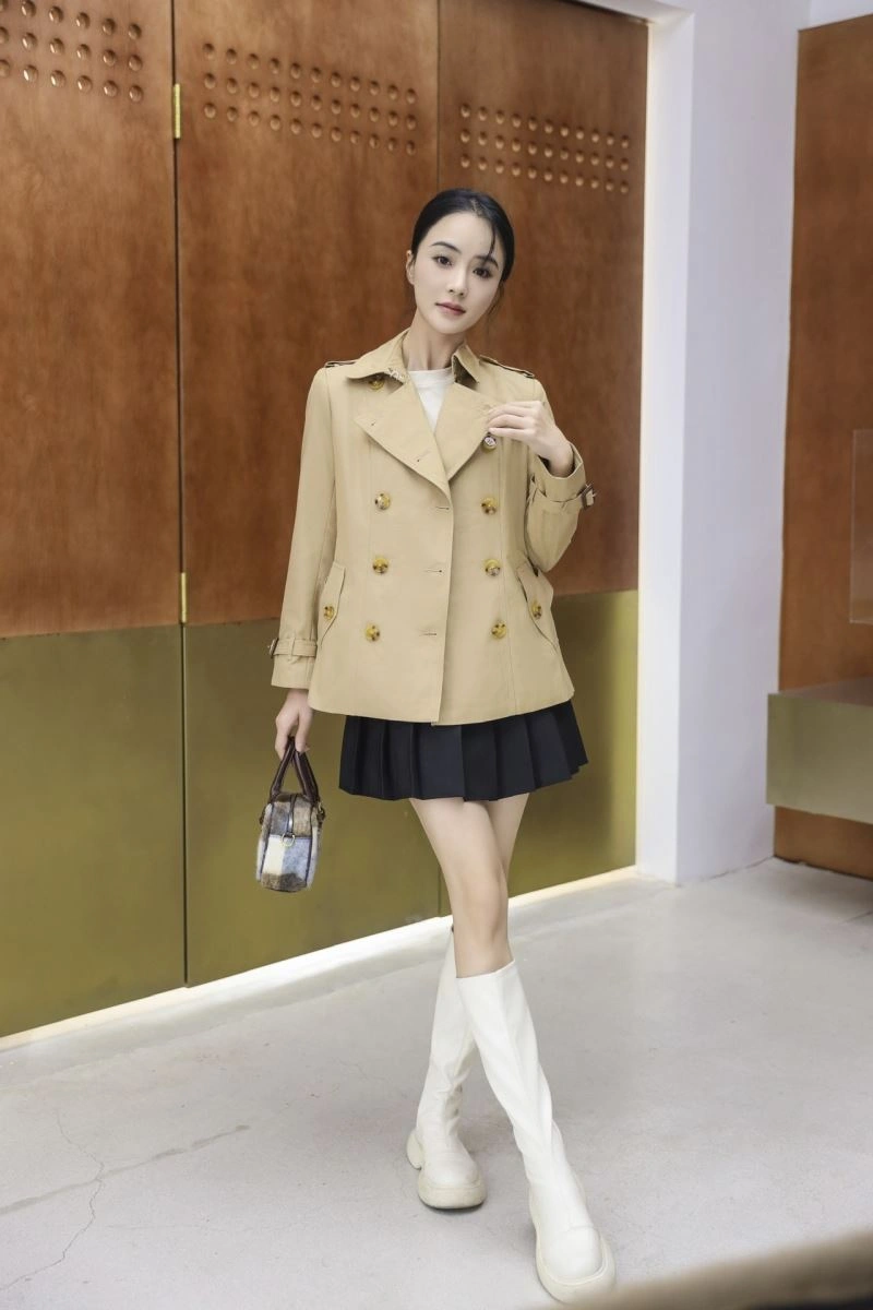 Low-cost Burberry Outwear