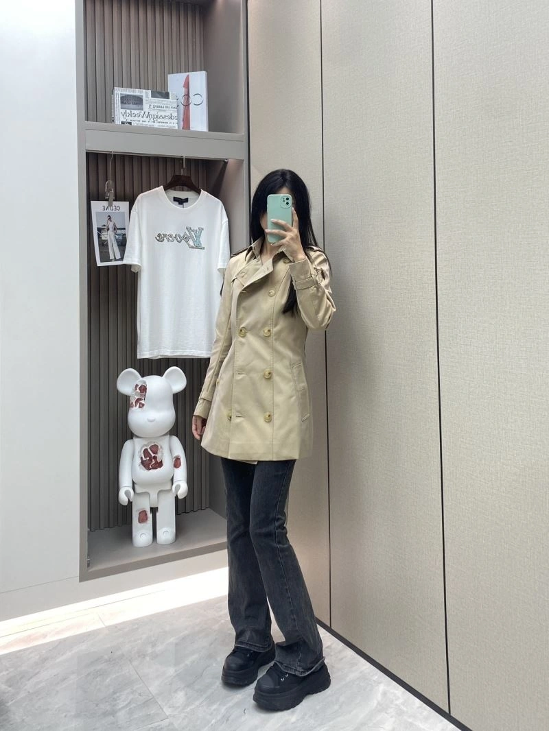 Low-cost Burberry Outwear