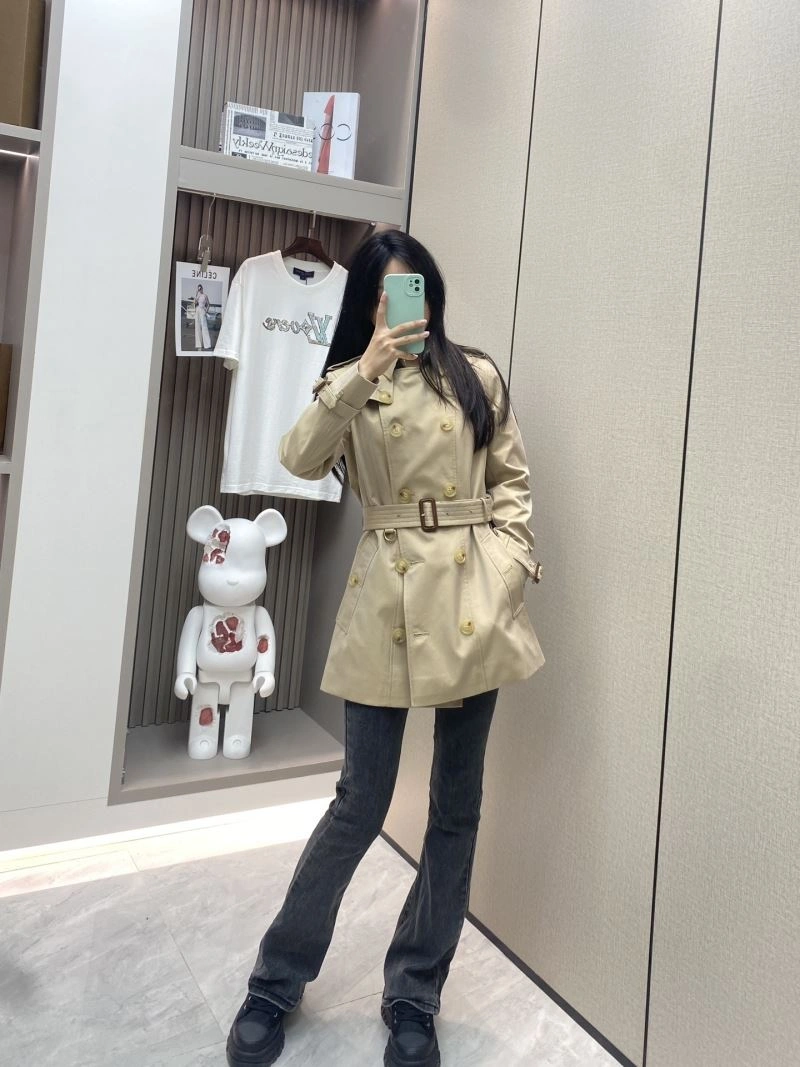 Low-cost Burberry Outwear