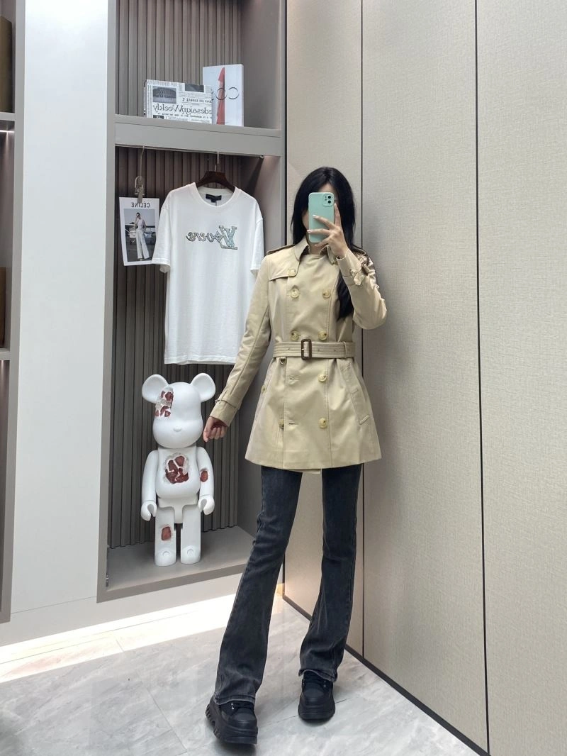 Low-cost Burberry Outwear