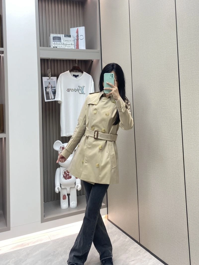 Low-cost Burberry Outwear