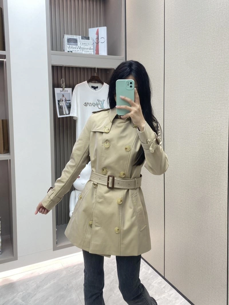 Low-cost Burberry Outwear