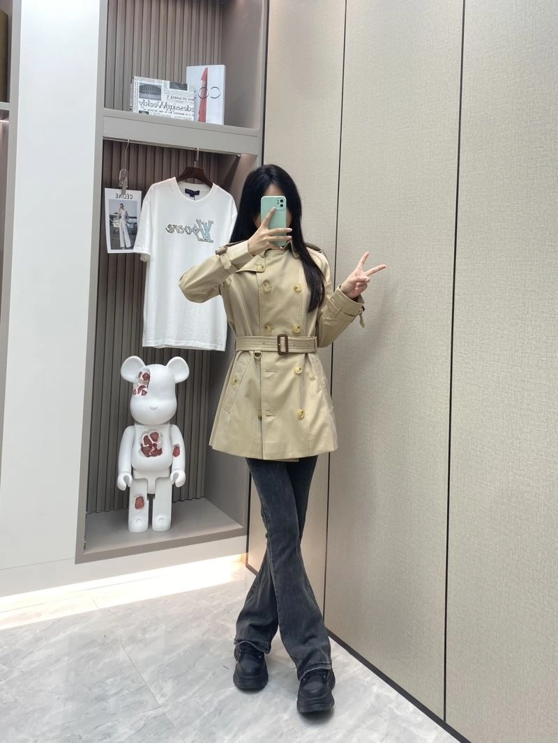 Low-cost Burberry Outwear