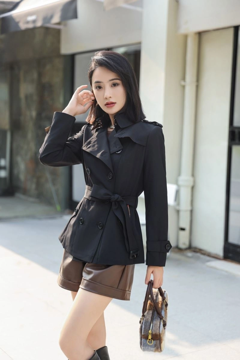 Bargain Burberry Outwear