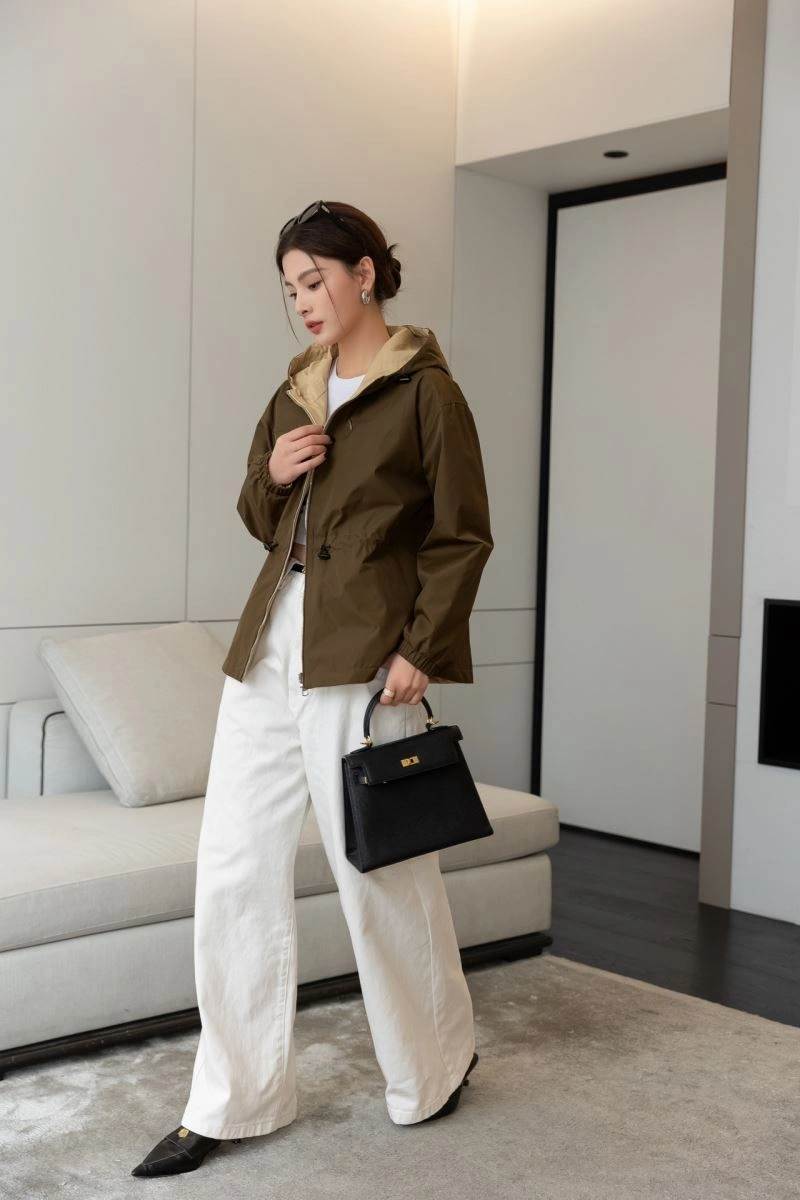 Discounted Burberry Outwear