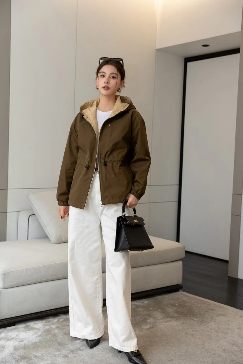 Discounted Burberry Outwear