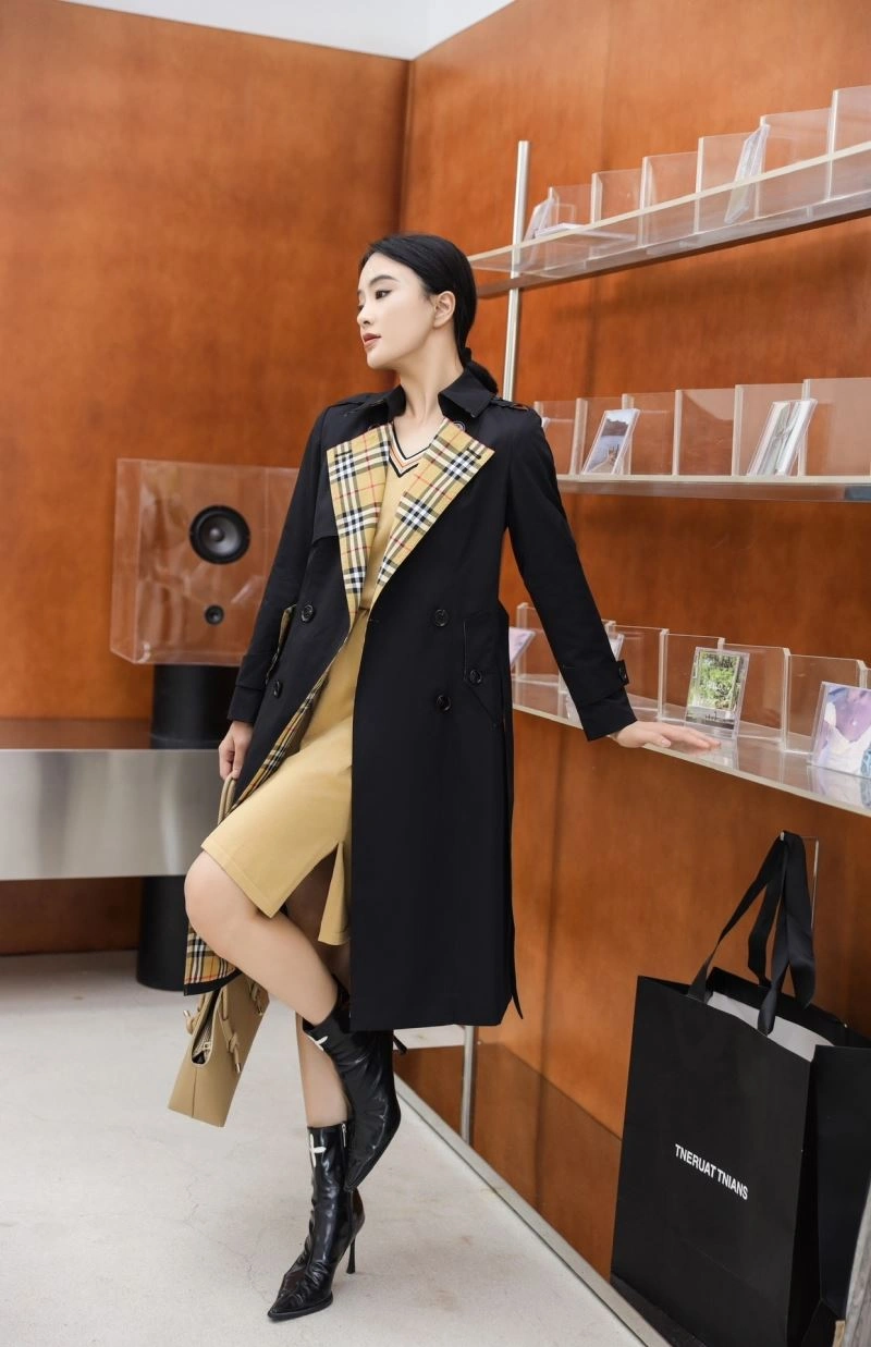 Discounted Burberry Outwear
