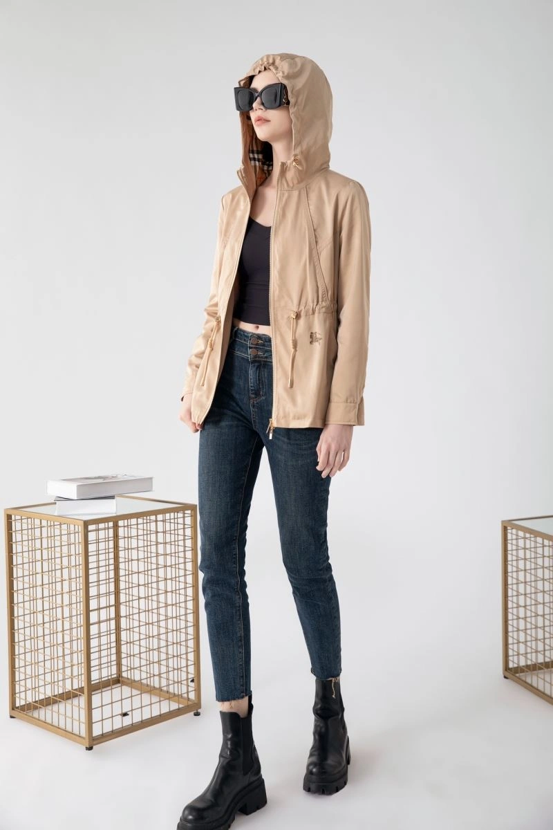 Low-cost Burberry Outwear