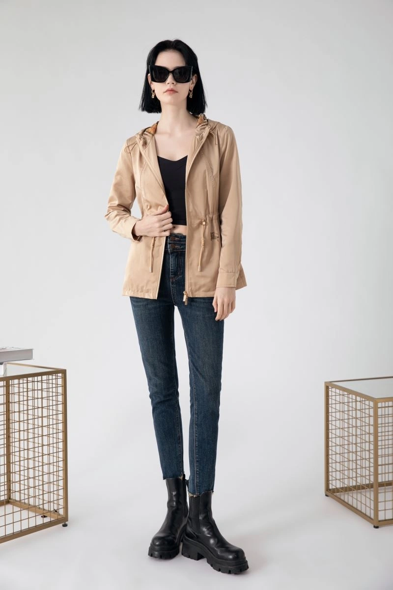 Low-cost Burberry Outwear