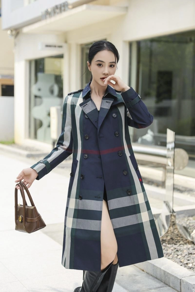 Official Burberry Outwear
