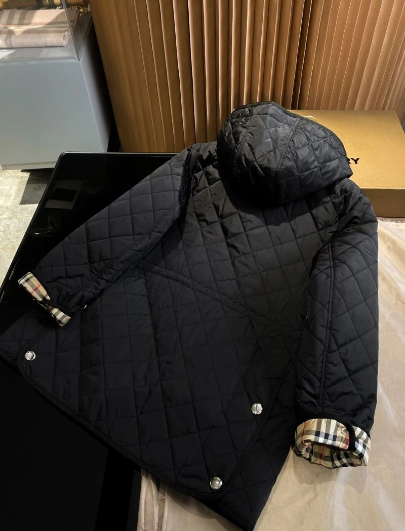 Accurate model Burberry Outwear