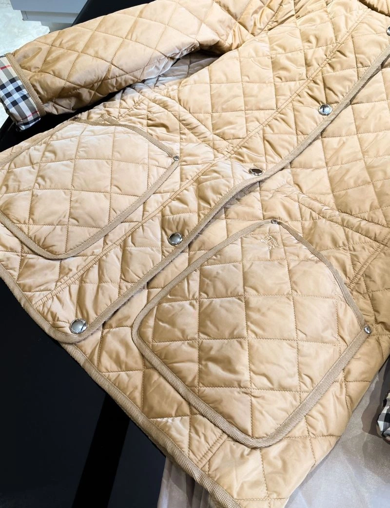 Accurate model Burberry Outwear