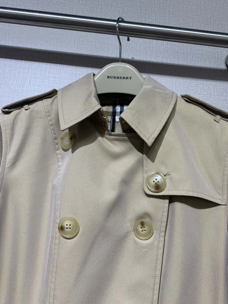 Economical Burberry Outwear