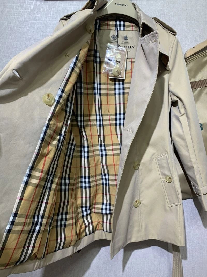 Economical Burberry Outwear