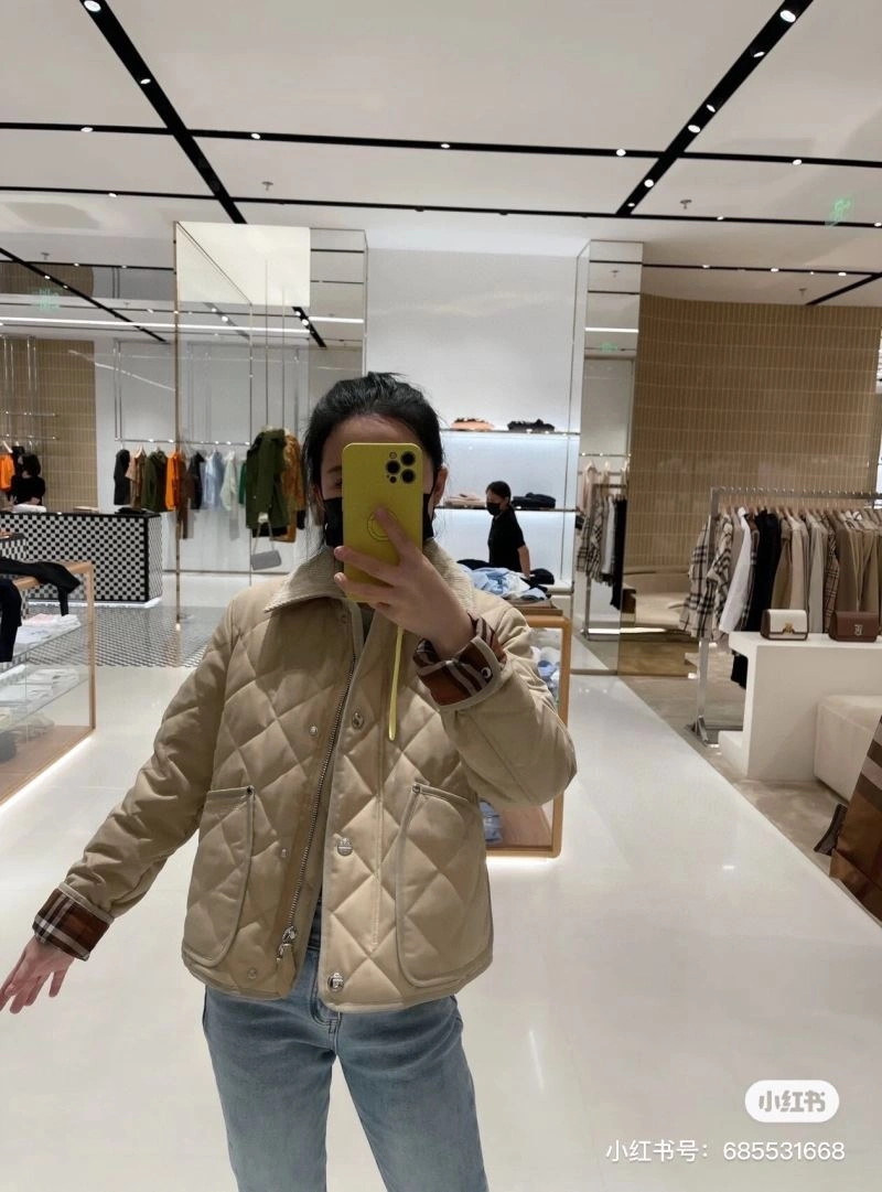 Low-cost Burberry Outwear