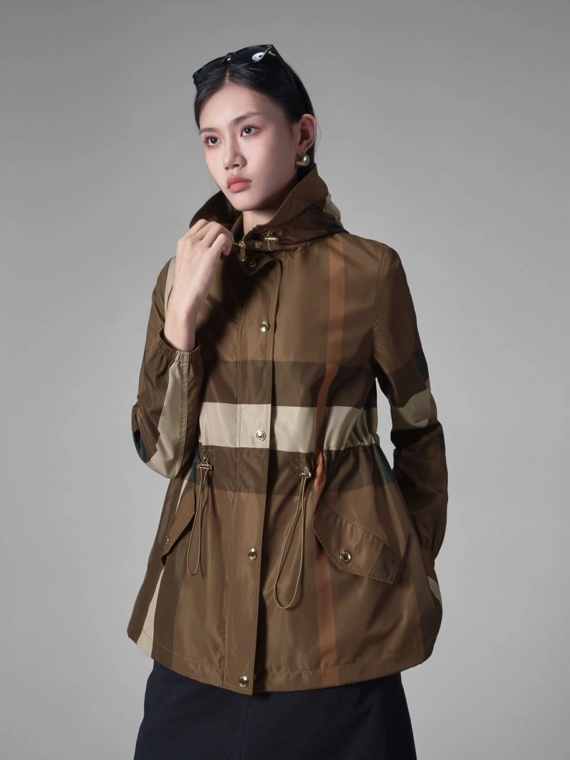 Low-cost Burberry Outwear