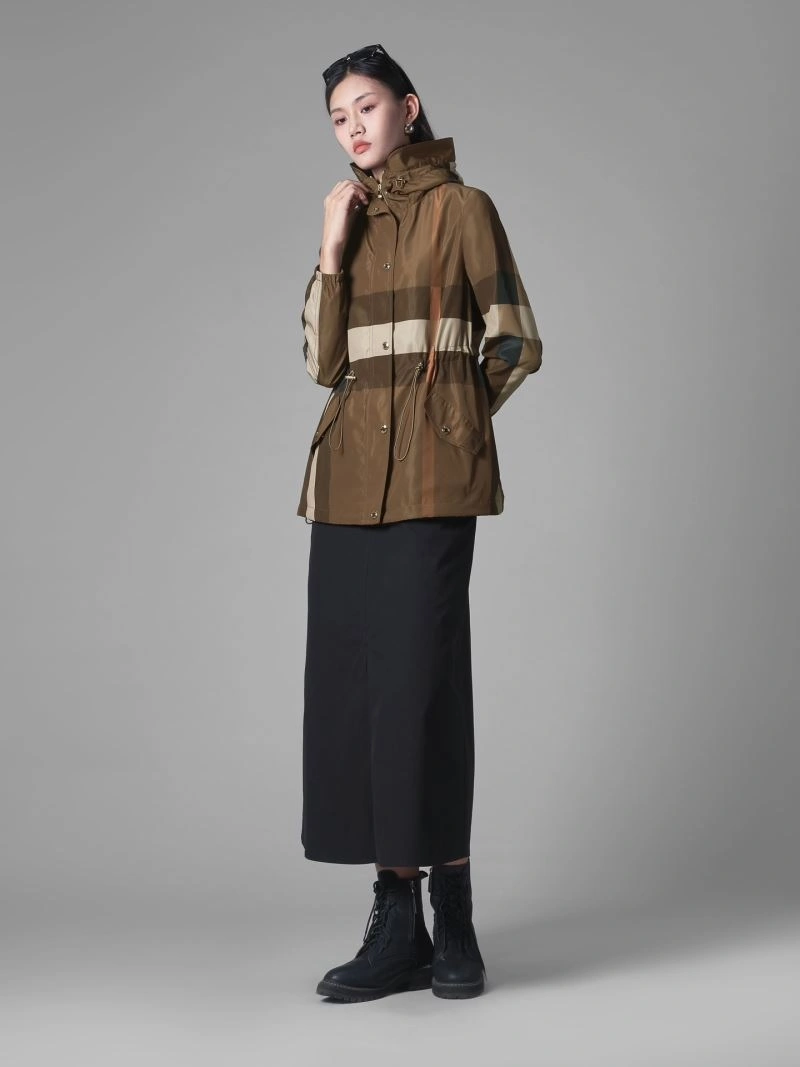 Low-cost Burberry Outwear