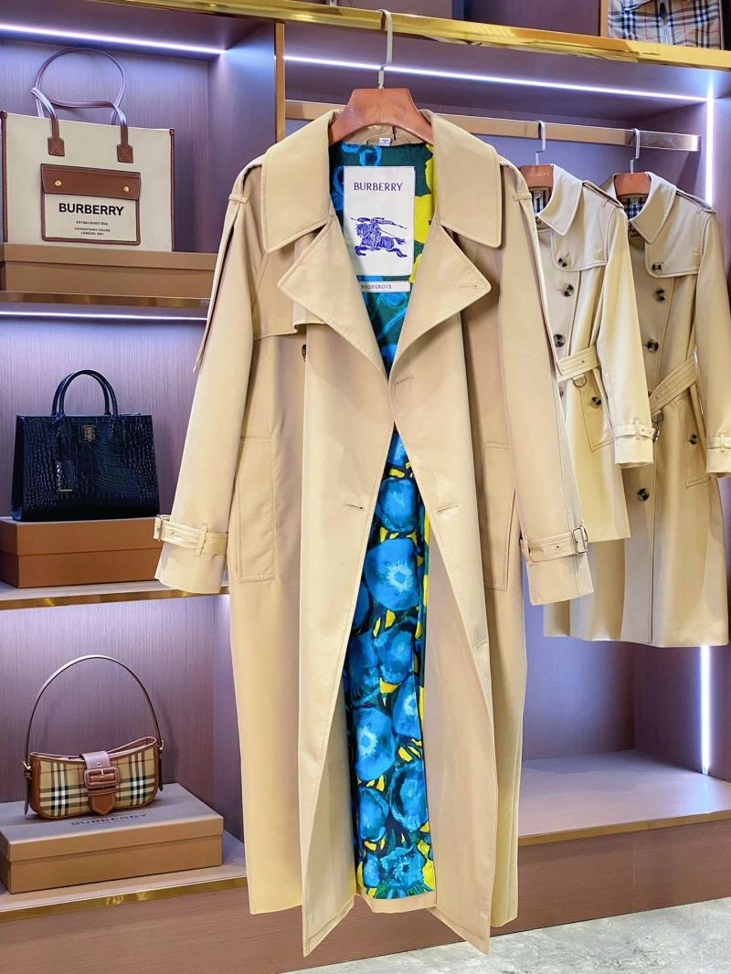 Discounted Burberry Outwear