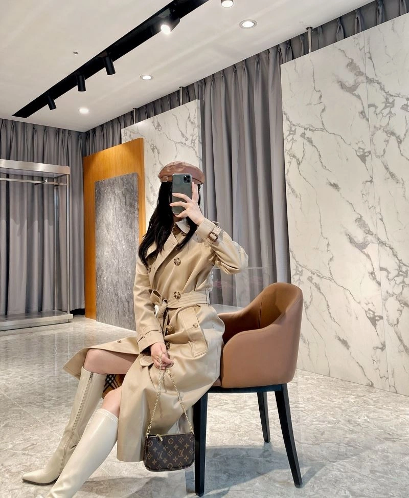 Official Burberry Outwear