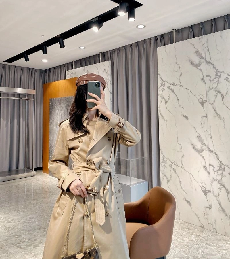 Official Burberry Outwear