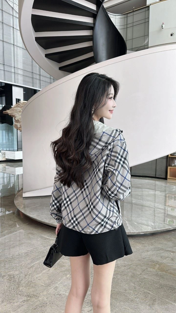 Brand-original Burberry Outwear