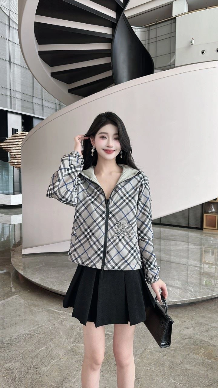 Brand-original Burberry Outwear