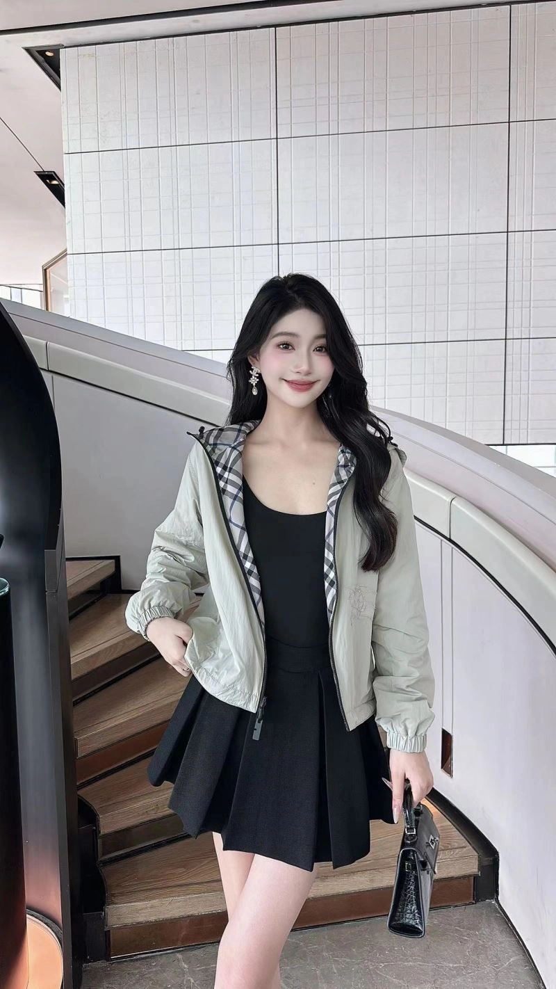 Brand-original Burberry Outwear
