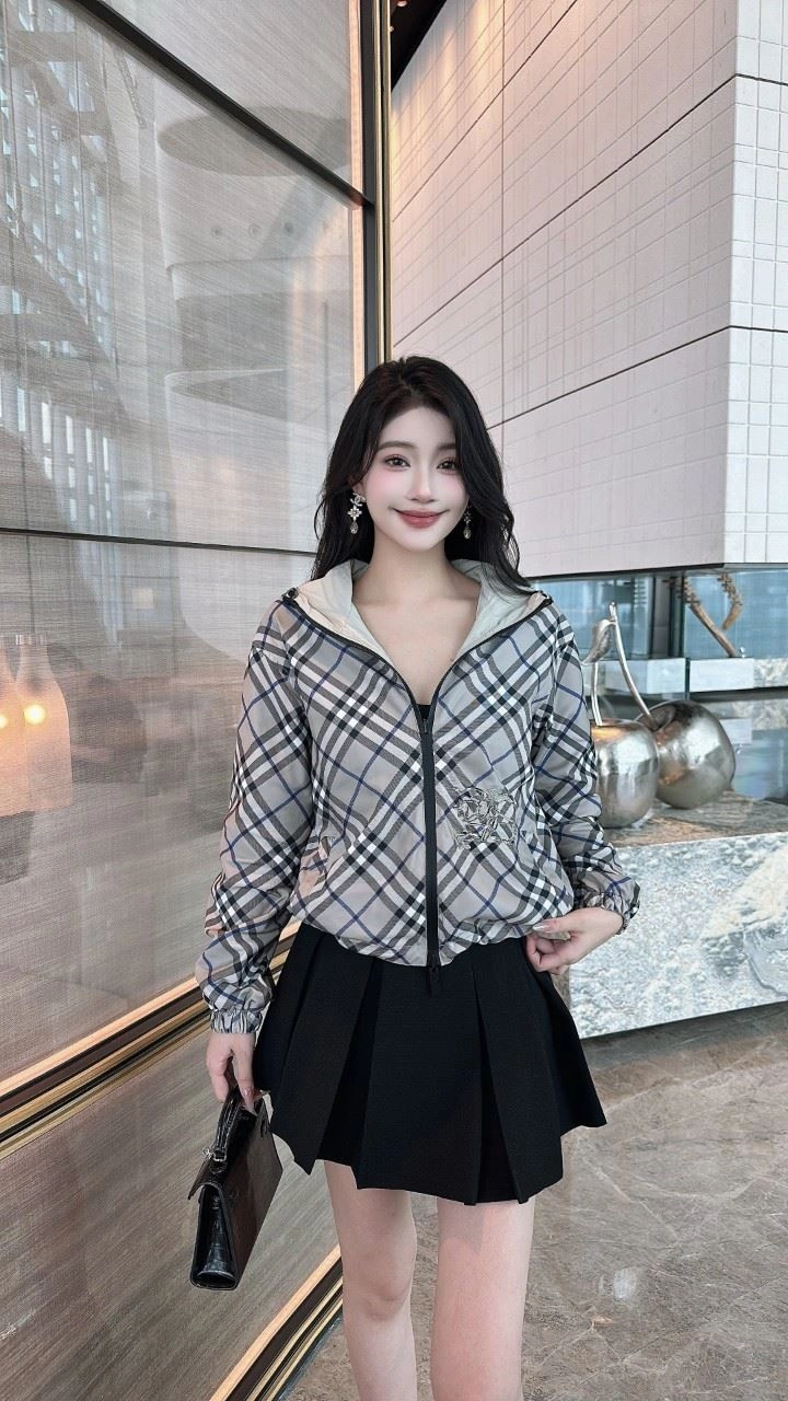 Brand-original Burberry Outwear