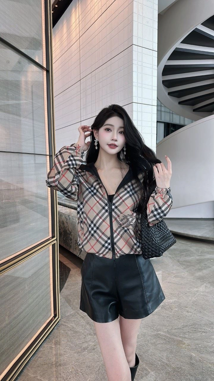 High fidelity Burberry Outwear