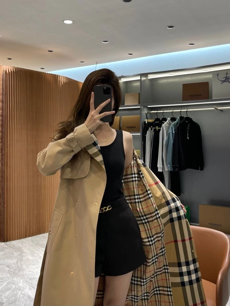 Discounted Burberry Outwear
