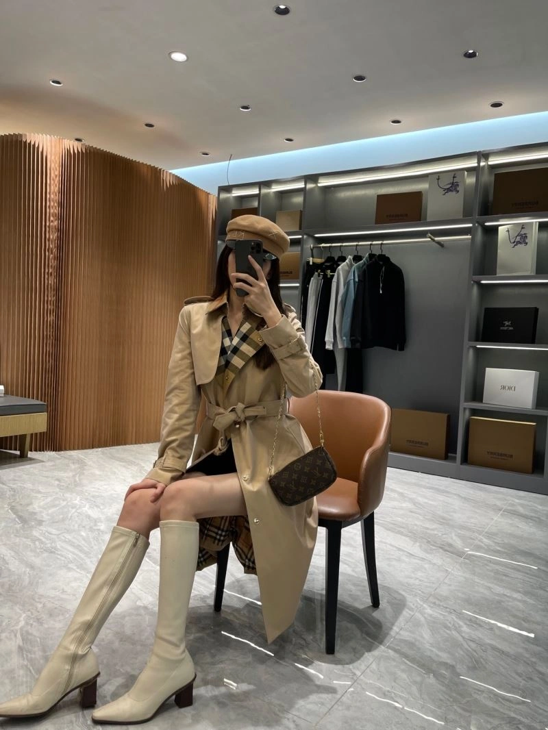 Discounted Burberry Outwear