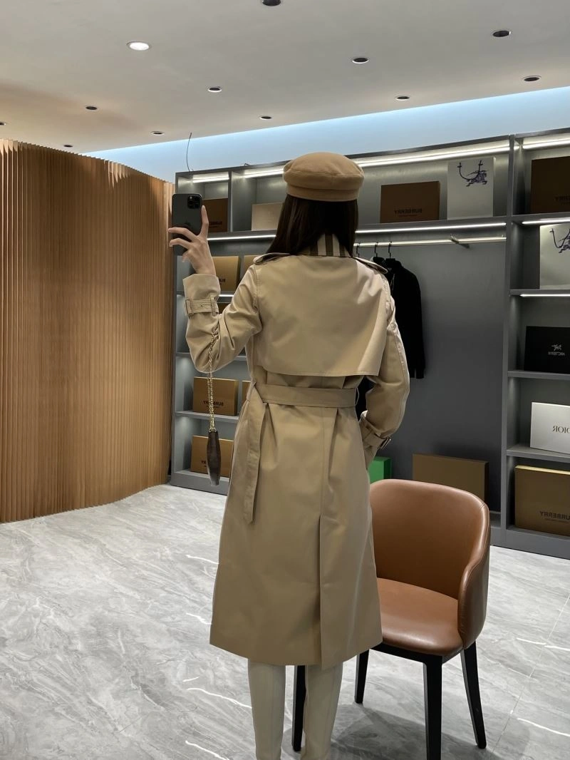 Discounted Burberry Outwear