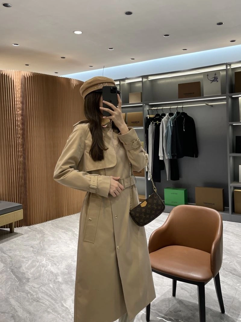 Discounted Burberry Outwear