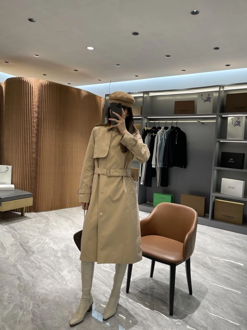Discounted Burberry Outwear