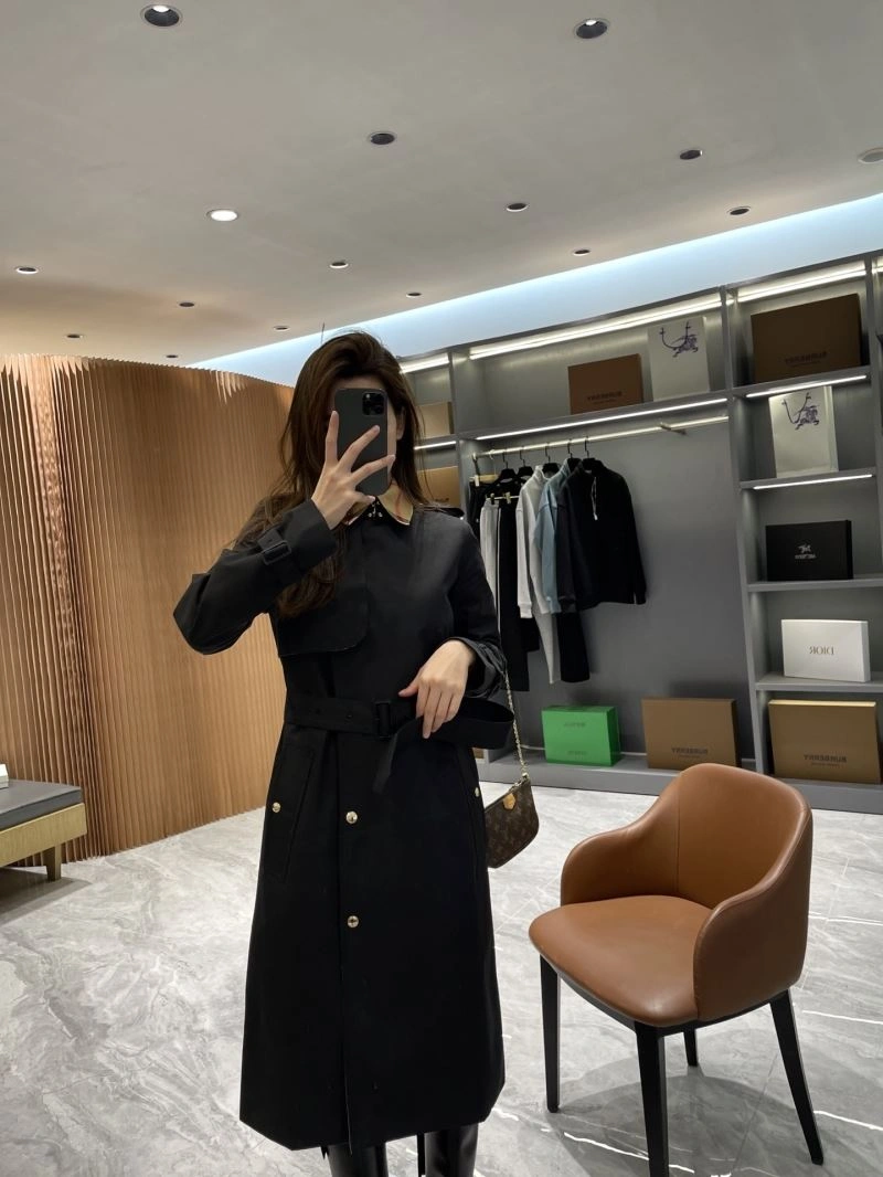 Bargain Burberry Outwear