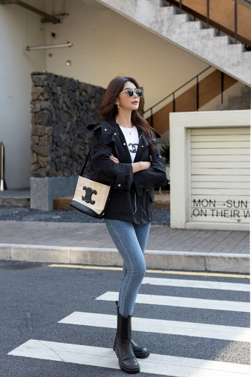 Bargain Burberry Outwear