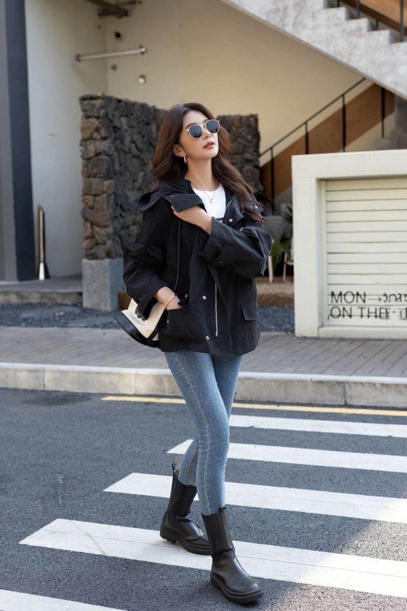 Bargain Burberry Outwear