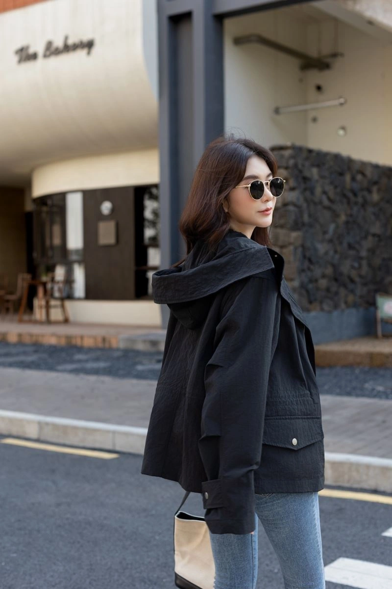 Bargain Burberry Outwear