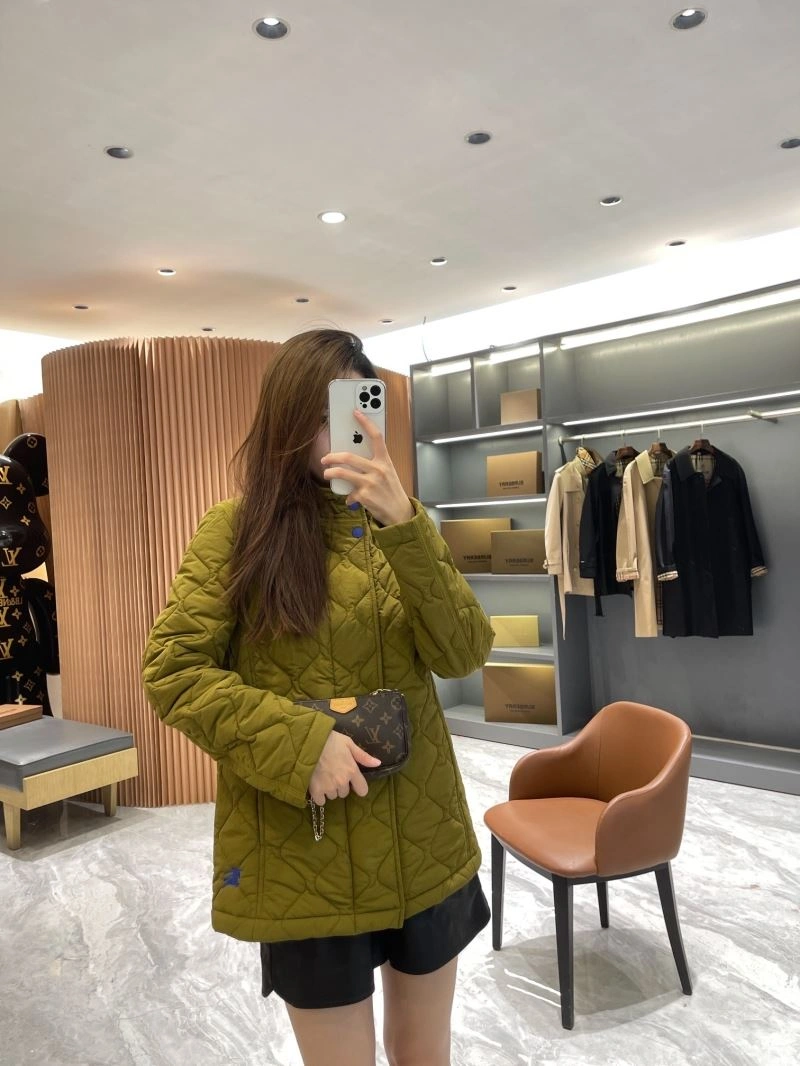 Discounted Burberry Outwear