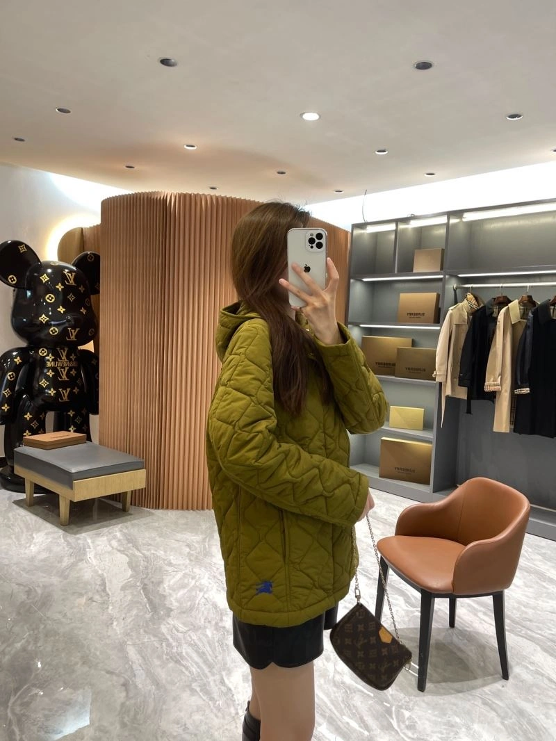 Discounted Burberry Outwear