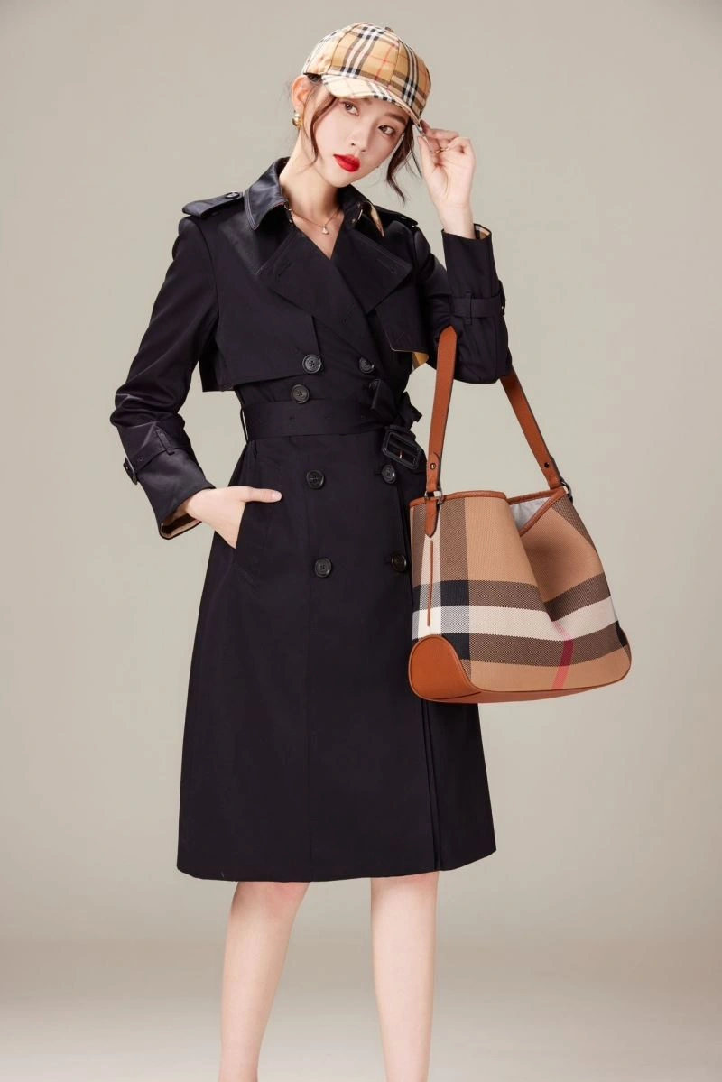 Accurate model Burberry Outwear
