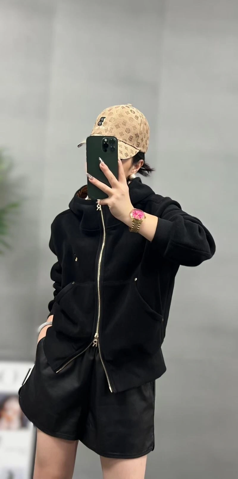 Legit Burberry Outwear
