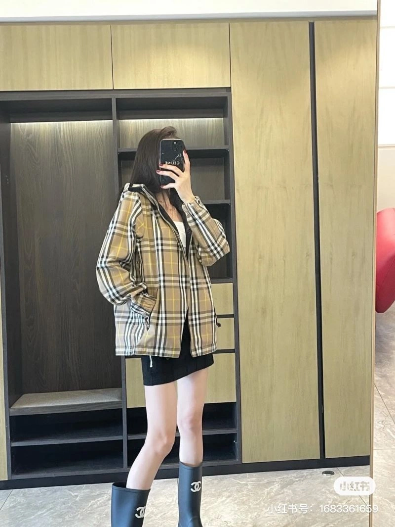 Economical Burberry Outwear
