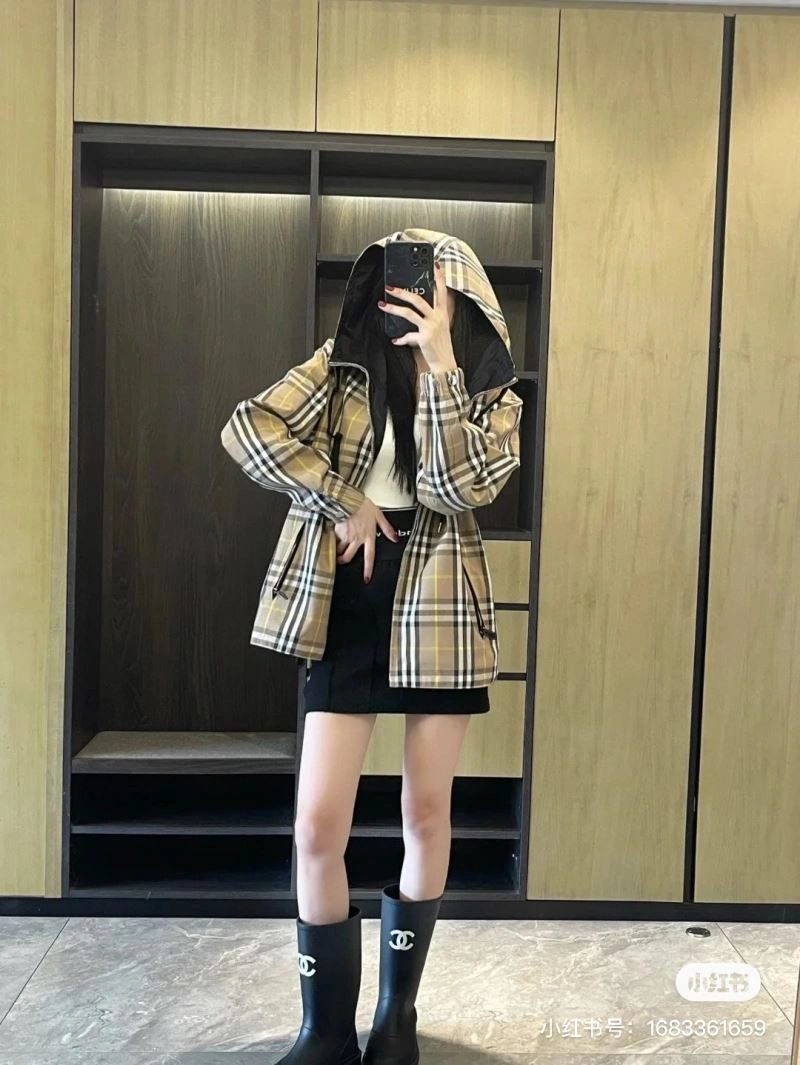 Economical Burberry Outwear